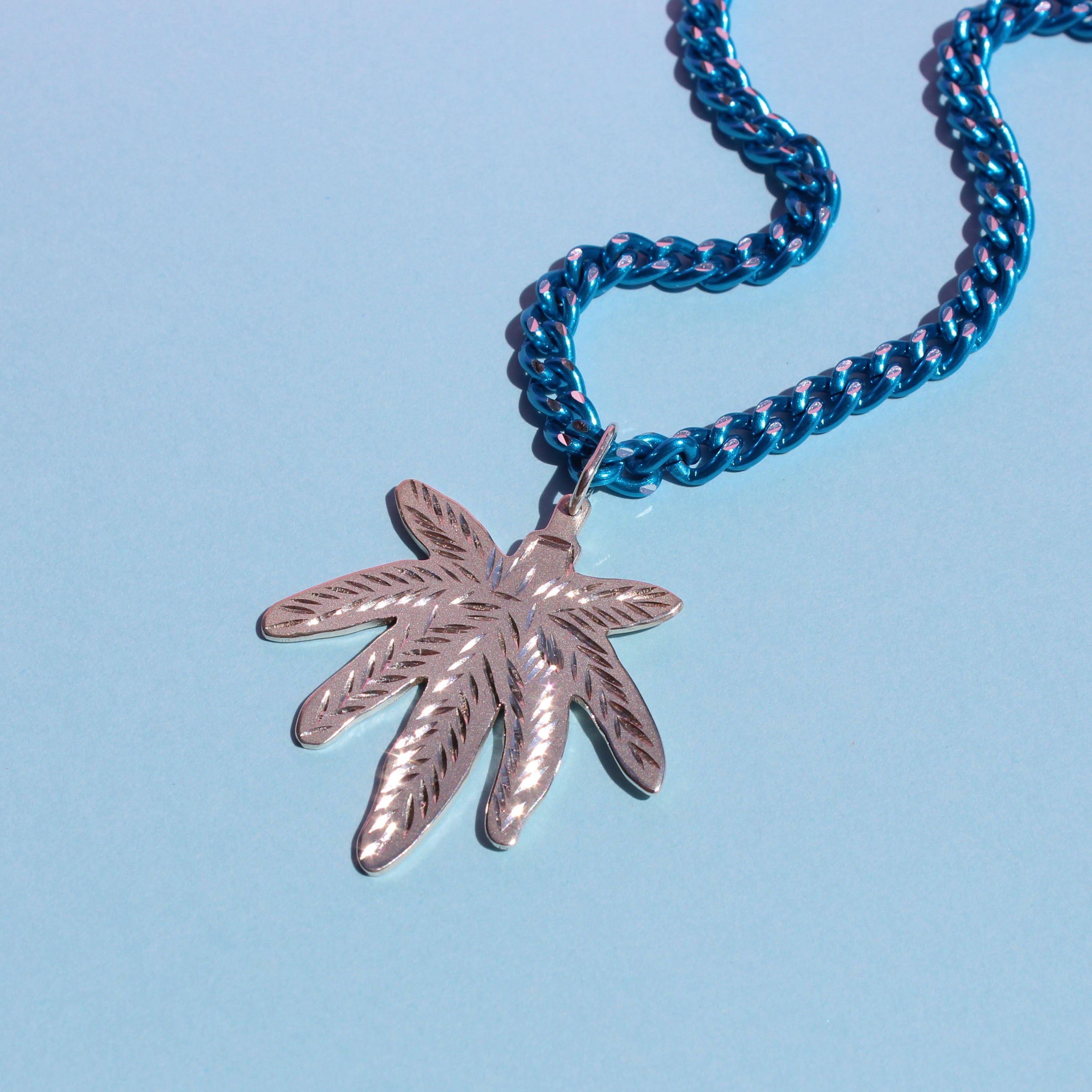 [sᴀᴍᴘʟᴇ sᴀʟᴇ] weed leaf necklace large ¹ ᵒᶠ ¹ – Khirea Jewels